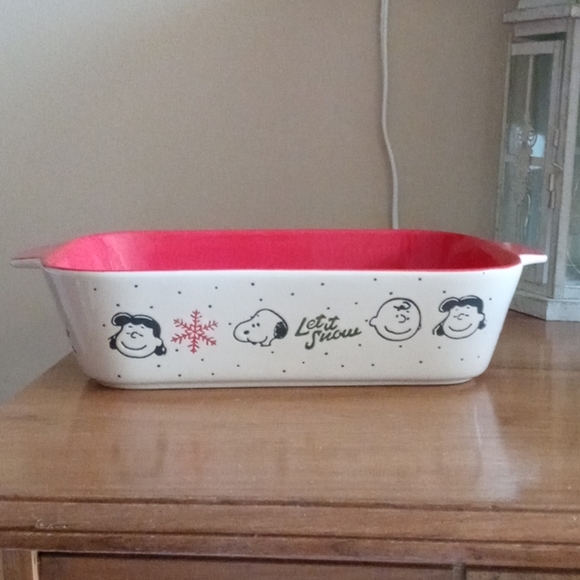 Peanuts | Kitchen | Snoopy Baking Dish | Poshmark
